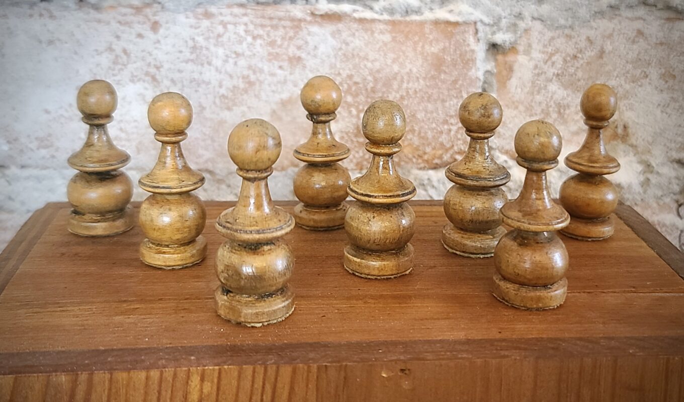 Régence de la Habsburg; French ‘Regency’ Style Wooden Chess Set, c ...