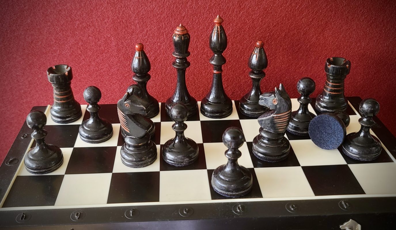 *SOLD* Rubrum Diabolis (Red Devils); Large Czech Club Chess Set, ‘Ceska ...